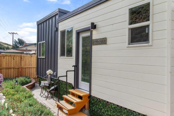 Tiny Farmhouse On Wheels - Santa Clarita, CA