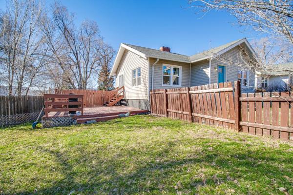 Klamath Falls Home With Deck About 1 Mi To Downtown - Klamath Falls, OR