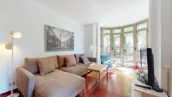 Modern And Bright Three-bedroom In Eixample - Badalona