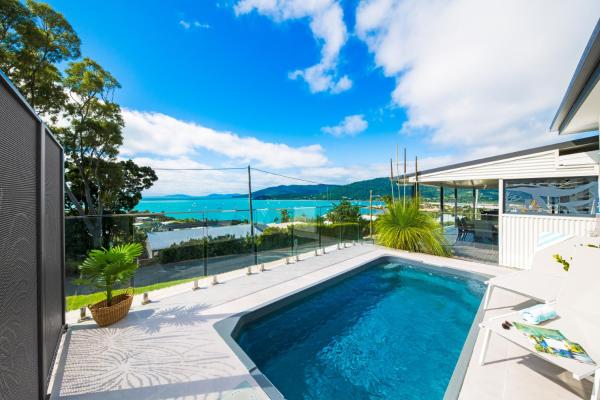 Airlie Blue On Blue - Whitsundays
