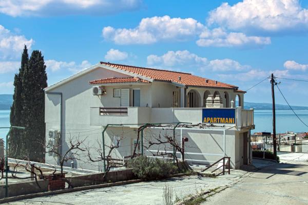 Apartments With Parking Space Pisak, Omis - 5975 - Brela