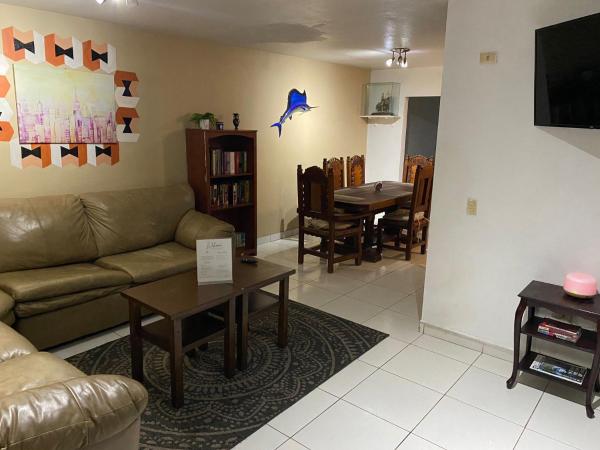 Spacious Rooftop House W/ King Bed - Playas de Tijuana