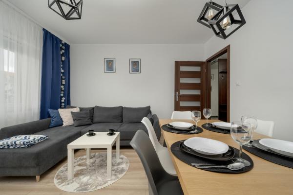 Klimasa White&blue Apartment With Balcony In Wrocław By Noclegi Renters - Wrocław