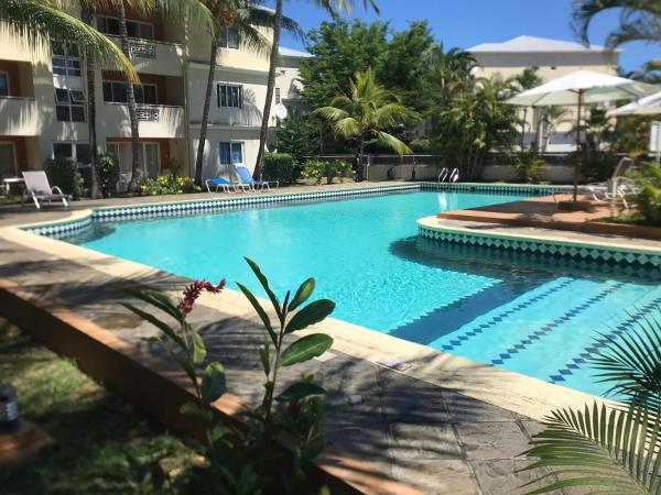 A8 Flic En Flac Poolside Retreat - Maurice
