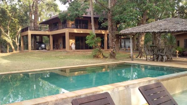 Melina Beach Front Bungalows - Krabi