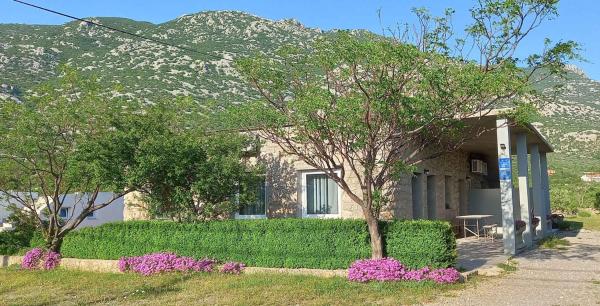 Holiday Home In Cesarica 17117 - Karlobag