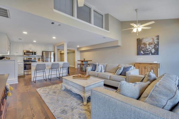 Downtown Loft - Above Bull & Barrel & Close To Georgia Southern - Statesboro, GA