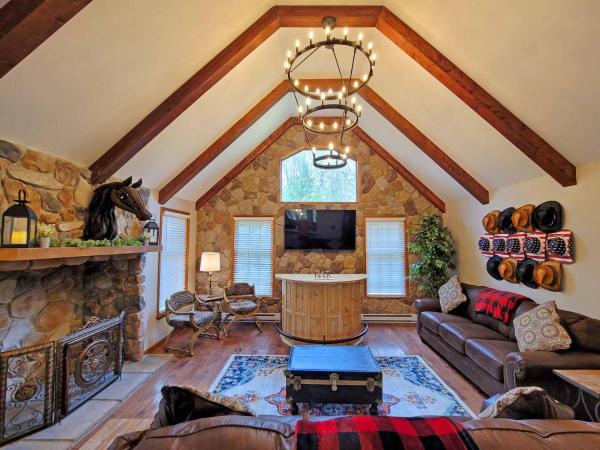 Red Rock Run - Luxury 6 Br Secluded Home With Hot Tub & Linens - Towamensing Trails