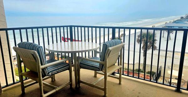 410 - Fourth Floor 1/1 Sleeps 2 - New Smyrna Beach, FL