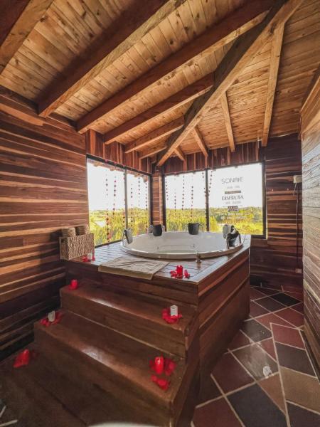 Cabaña Con Jacuzzi Ilimitado/bbq/hermosas Vistas - Guarne