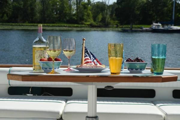 Beautiful Yacht On Catskill Creek - Hudson, NY