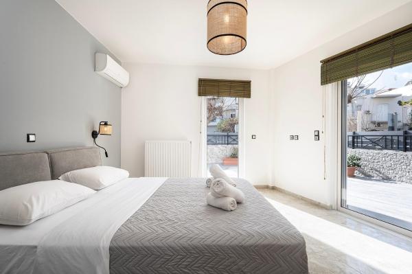 Sea, Sand N' Style La Bella's Port & Beach Retreat - Kos