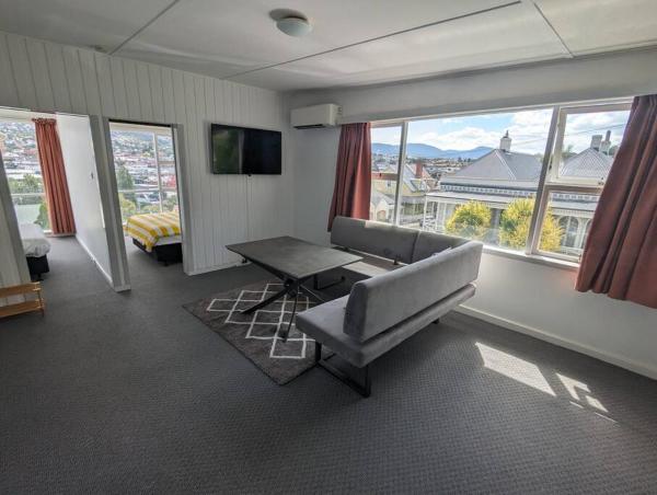 Bayley 1 - Walk To City From 2 Bedroom Apartment With City And Mountain Views - Hobart