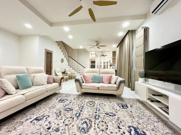 Serene Homestay Semenyih - Endlot House 4br For 11 Pax - Kajang