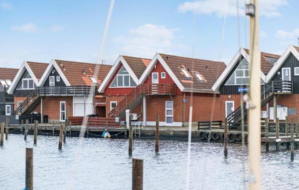 2 Bedroom Gorgeous Apartment In Hemmet - Nymindegab