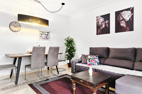 АCogedor Apartamento De Dos Dormitorios En Torrevieja - Quesada