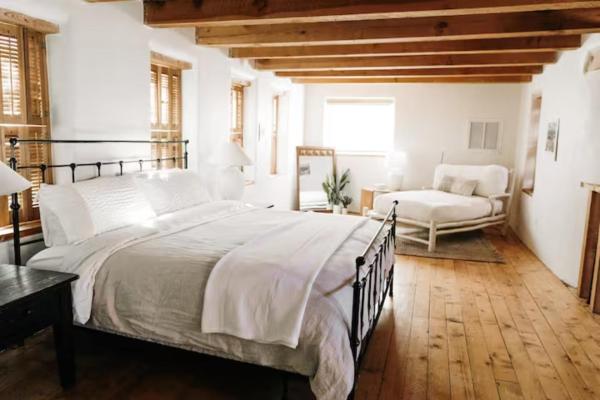 Group Getaway: Serene Adobe Retreat 4-11 Guests - Albuquerque, NM