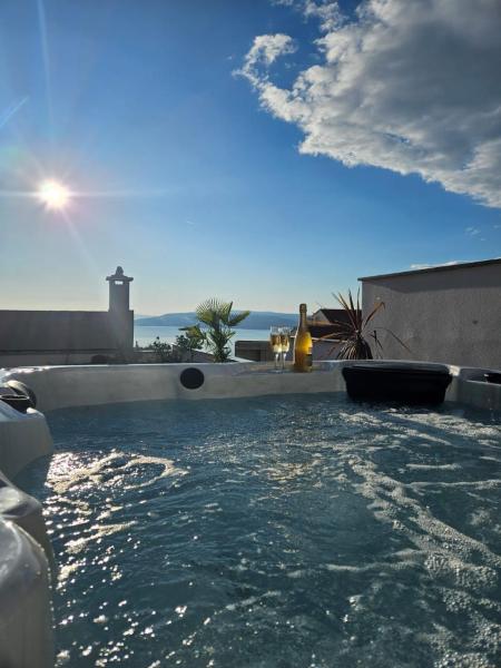 Apartman Koko With Private Jacuzzi - Makarska