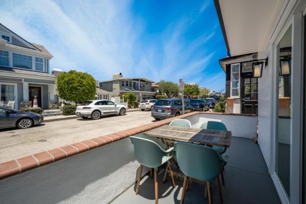 3 Bedroom Renovated Condo On Balboa Island - Newport Beach, CA