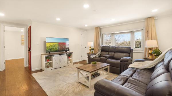 The Mod Pad! 15 Min From Airport, Free Parking! - Long Beach