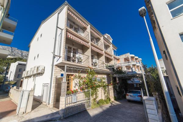 Apartments By The Sea Tucepi, Makarska - 22384 - Makarska