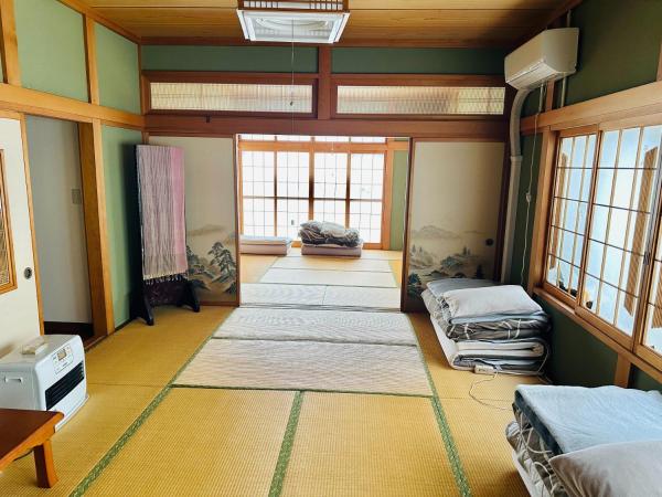 津軽三味線と民謡 繭子の宿 - 日本