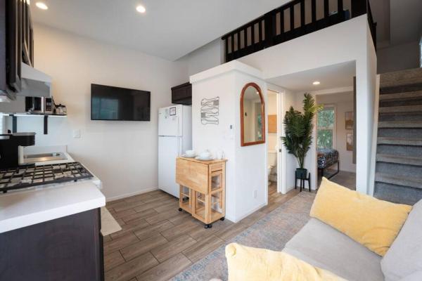 Coastal Tiny House 2 Queen Beds Low Loft - San Luis Obispo, CA