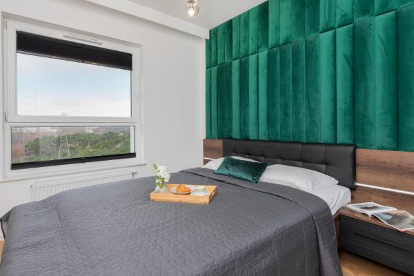 9th Floor Green And Grey Apartment In Gdańsk Brzeźno With Two Bedrooms And Parking By Noclegi Renters - Gdańsk