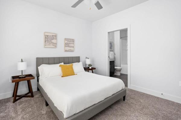 Cozysuites Nora 2br Next To Whole Foods - Carmel, IN