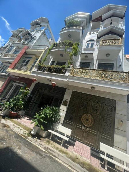 Nhà Nguyên Căn Full Nội Thất - Ho Chi Minh City