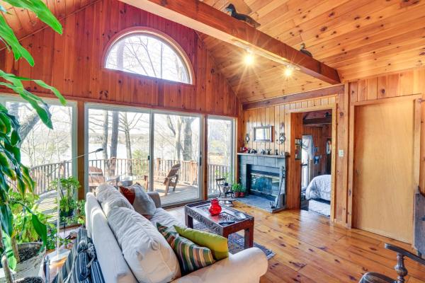 Stunning Lake And Mtn Views Cozy Catskills Cabin! - Hudson, NY