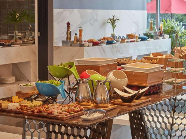 Novotel Suites Manila At Acqua - タギッグ