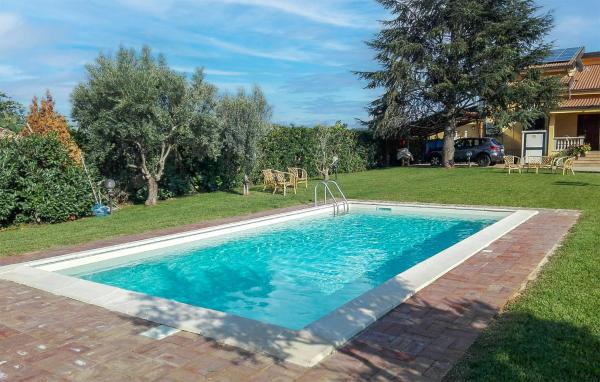 Gorgeous Apartment In Malvito With Wifi - Calabrië