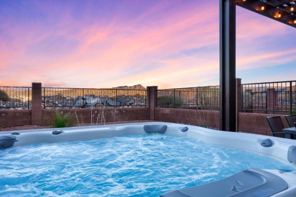 Discover Zion Mountain, Private Hot Tub-3 Bedroom - Quail Creek State Park, Hurricane
