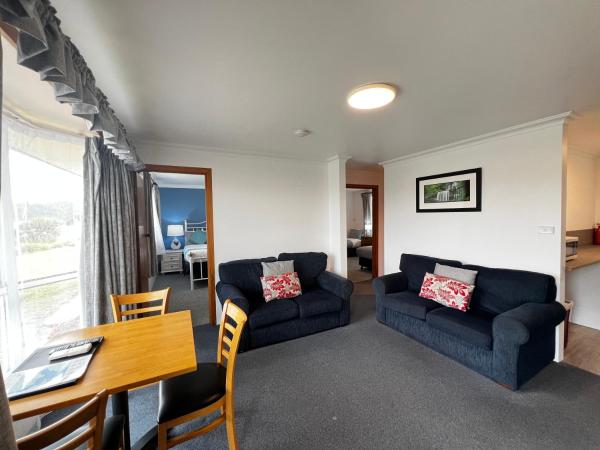 Regatta Point Tavern & Holiday Villas - Tasmania