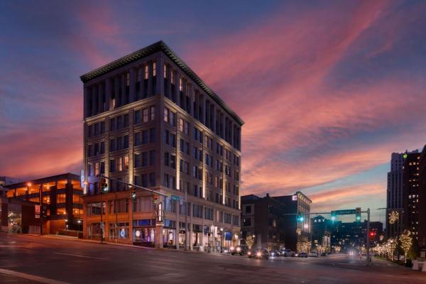 Blu-tique, Akron, A Tribute Portfolio Hotel - Peninsula, OH