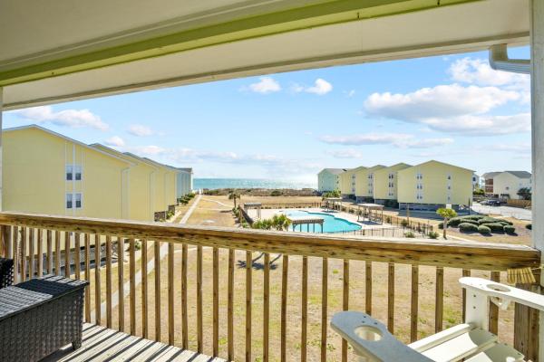 Oceanscape- Beach, Pool, And Sun Near The Heart Of Surf City! - Surf City, NC