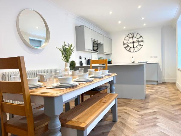 Spacious Home Near Seafront & Train Station 5 Bed Sleeps 10- Central Penzance - Penzance