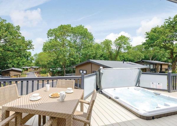 Woodside Bay Lodge Retreat - Isle of Wight