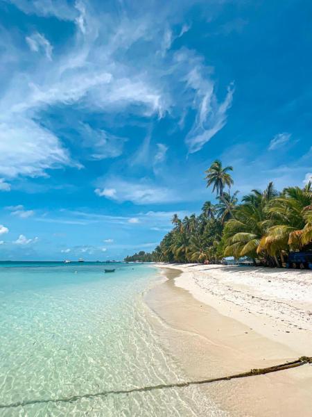 Infinite Lagoon - Maldives