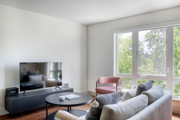 Bellevue Jr 1br W Gym Cafe Nr Restaurants Sea-613 - Bellevue, WA