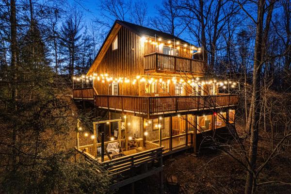 The Family Stone Luxe Cabin Sleeps 12 Hot Tub Dogfriendly Dollywood - Gatlinburg, TN