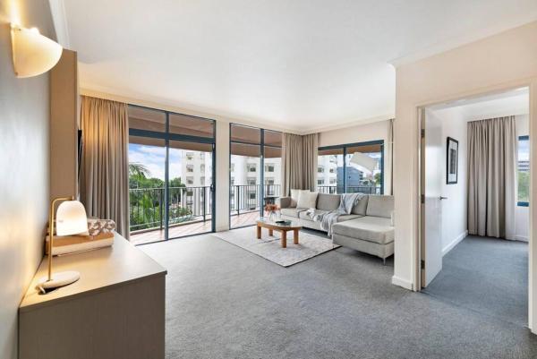 Breezy Harbourfront Resort Escape With Tropical Pool - Darwin