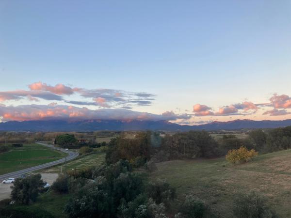Apartamento Con Vistas Peralada - Costa Brava (Spain)