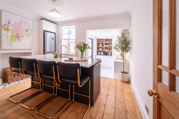 Elegant 3 Bedroom Home In The Centre Of Cheltenham - Cotswolds