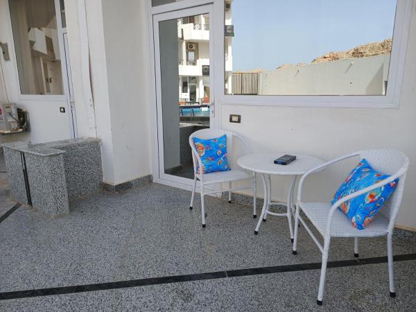 Pool View Studio With Terrace - Hurghada