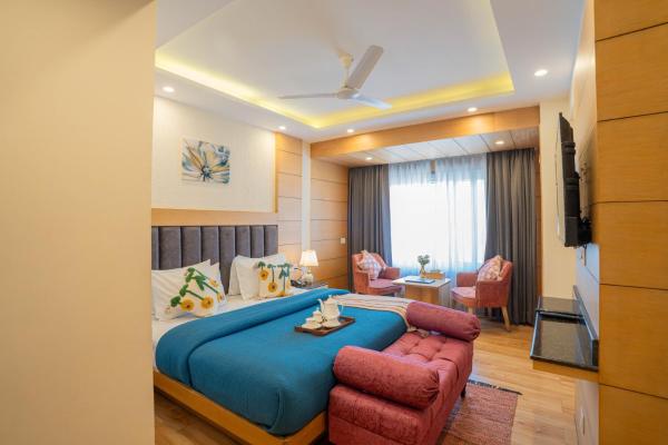 Hotel Super @Mall Road - Mussoorie