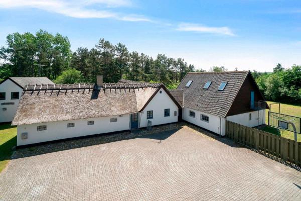 13-room Holiday Home, 500 M To The Beach - Dania