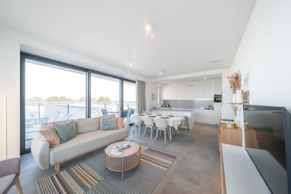 Huswell - Modern New Apartment With Pool Access And Parking - Ostende