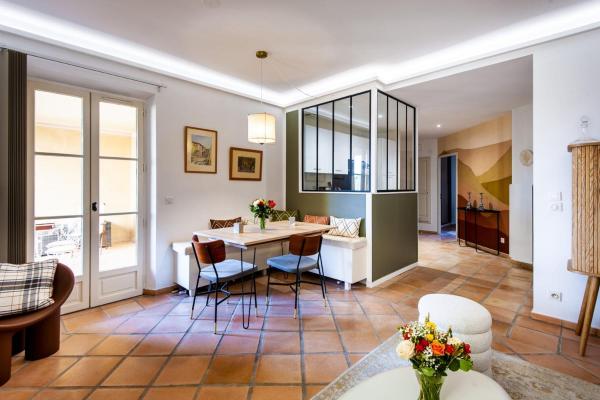 Luxury Apartment In Pont Royal - Charleval